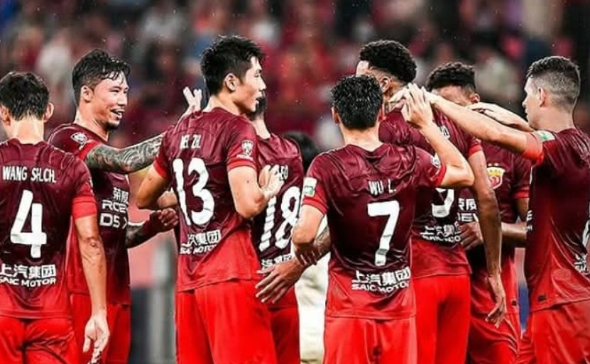 ΣΤΟ ΕΠΙΚΕΝΤΡΟ ΟΙ ΑΣΙΑΤΕΣ - Bookenemy - Fontas Tsounis